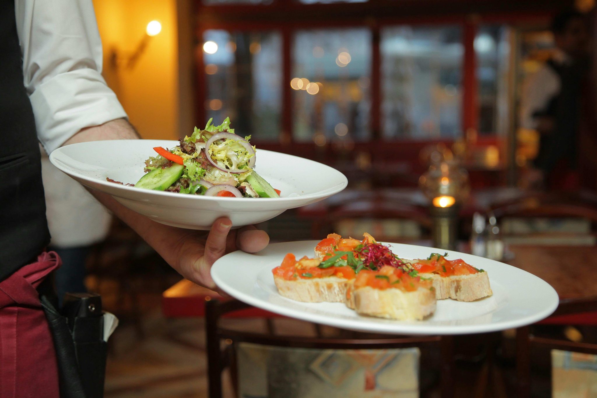 What Does FOH Mean? Front of House Definition and Roles