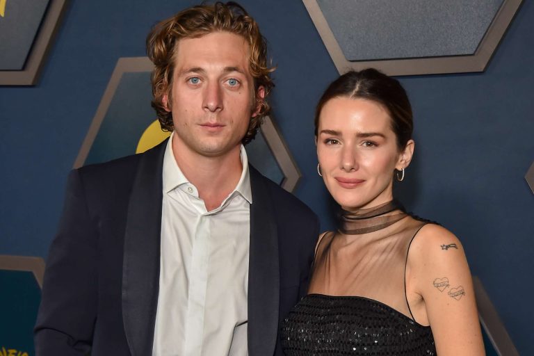 Jeremy Allen White Relationships: Igniting Passionate Bonds and ...